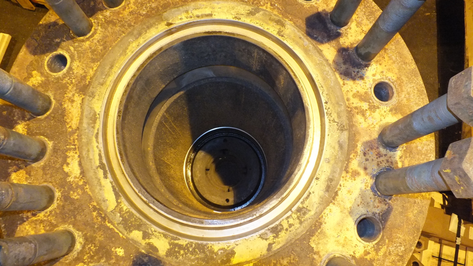 Connector, Wellhead, 18-3/4" 15K - H4 - SHD - Vetco - Used For Sale or ...