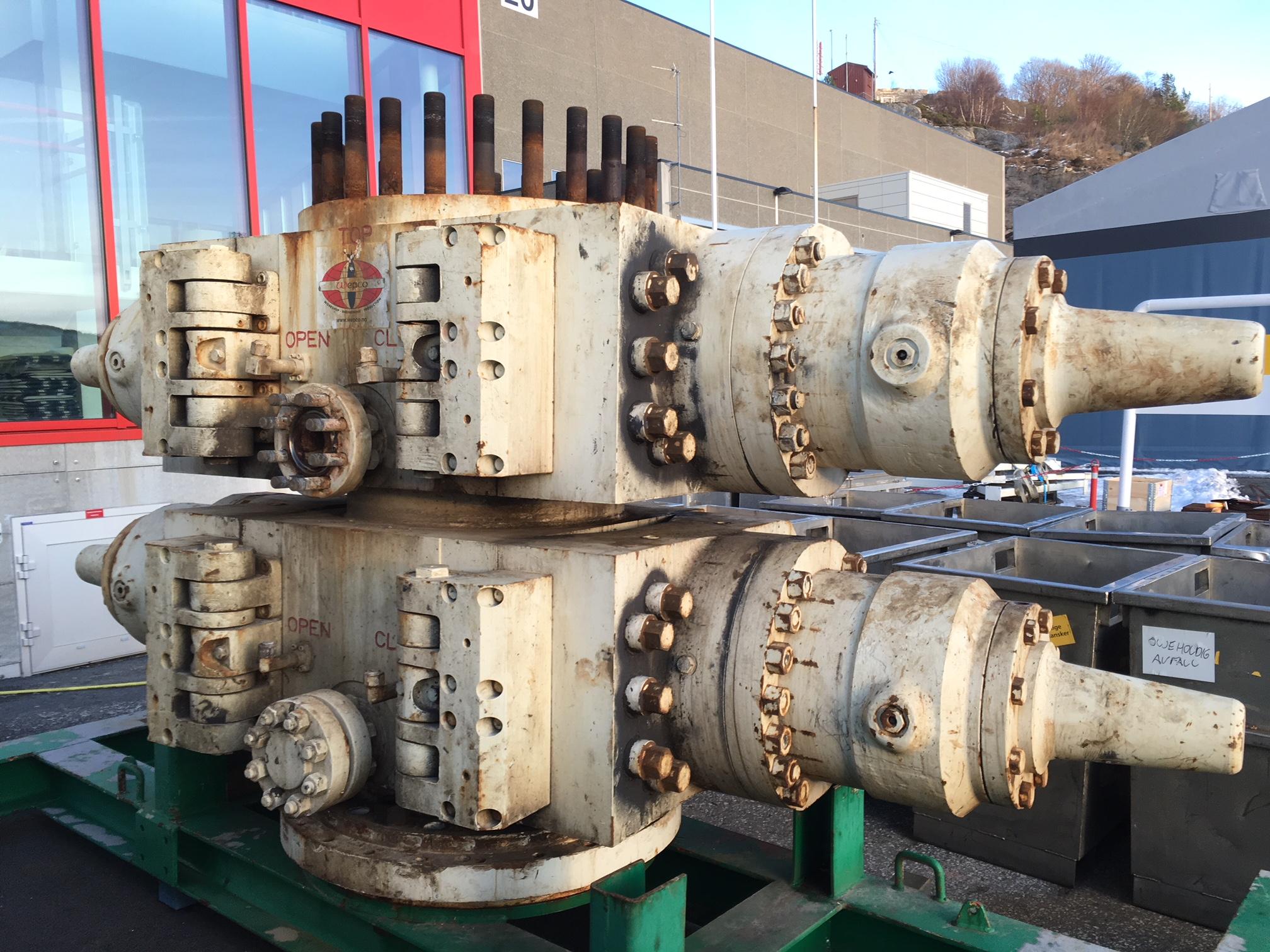 BOP, 21-1/4", 5000 psi, Complete Stack - Hydril - Ready for use For ...