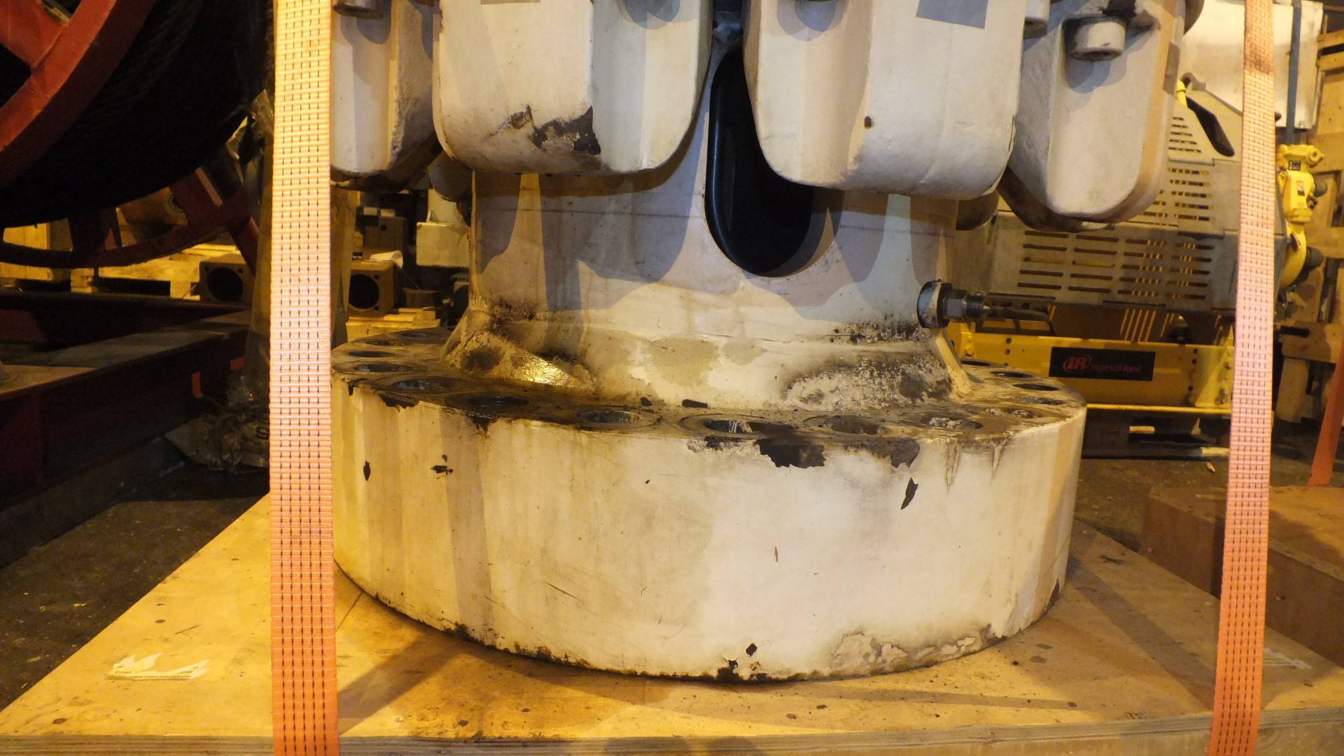 Connector, Wellhead, 18-3/4" 10K - H4 - Vetco Style E - Hub - Unused ...