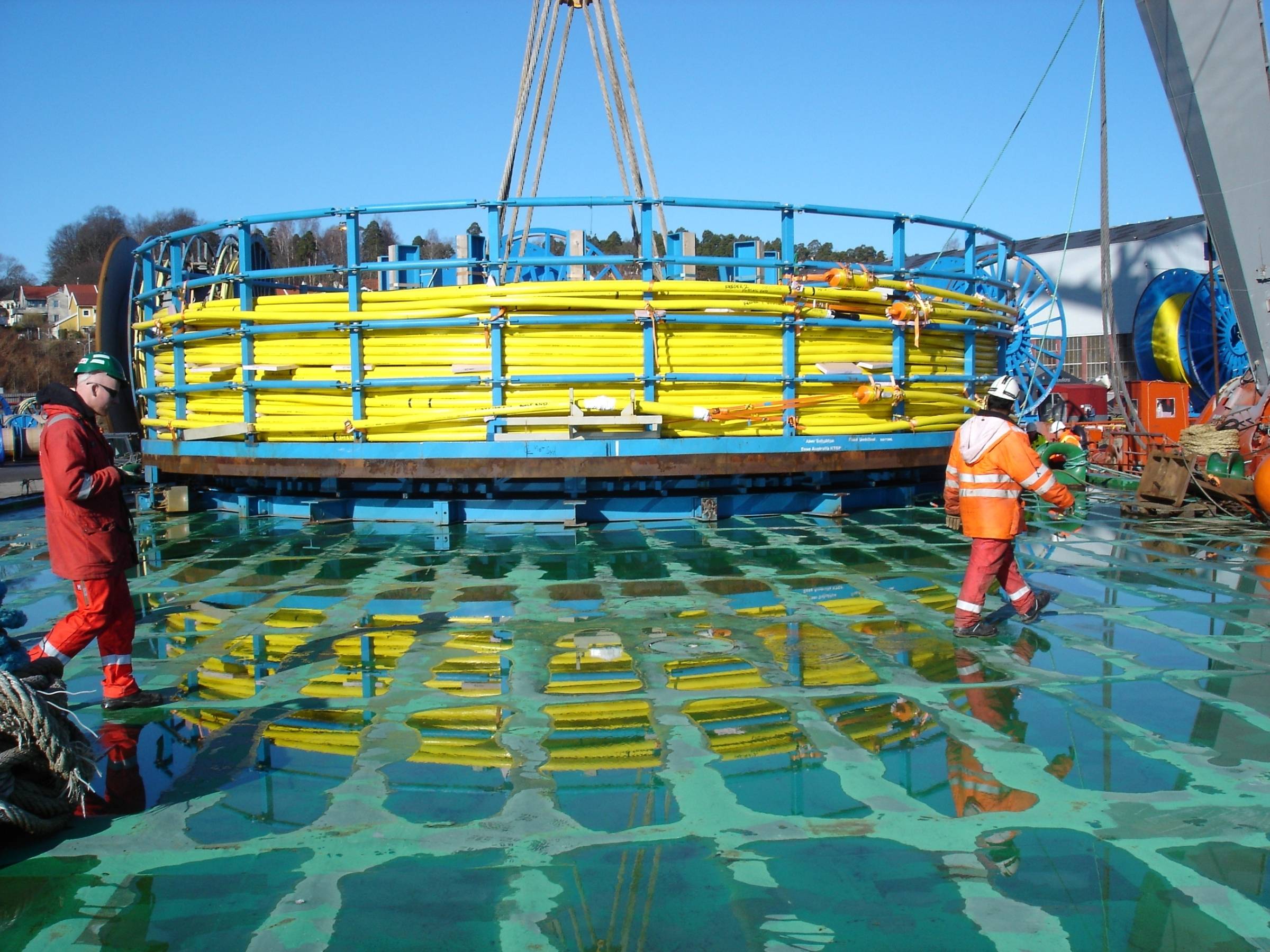 Carousel, Cable Turntable, 500 Te SWL with product For Sale or Rent ...