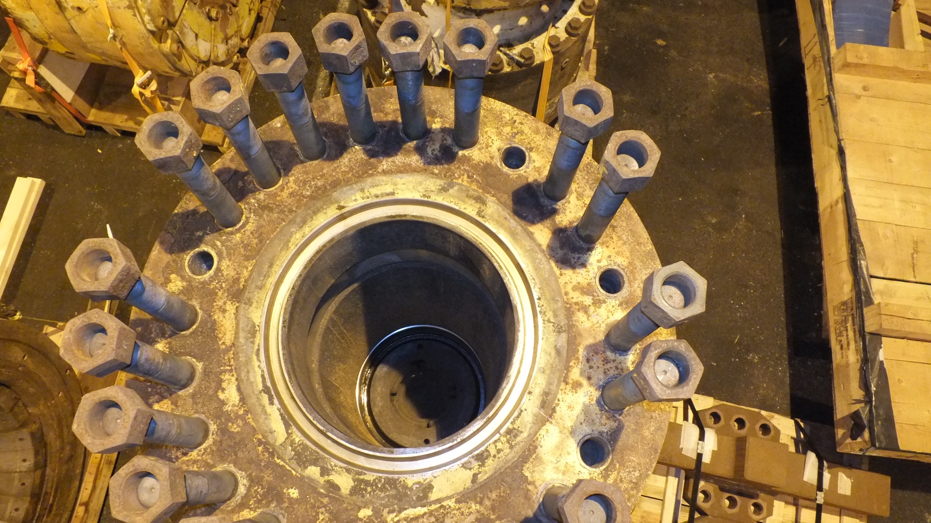 Connector, Wellhead, 18-3/4" 15K - H4 - SHD - Vetco - Used For Sale or ...