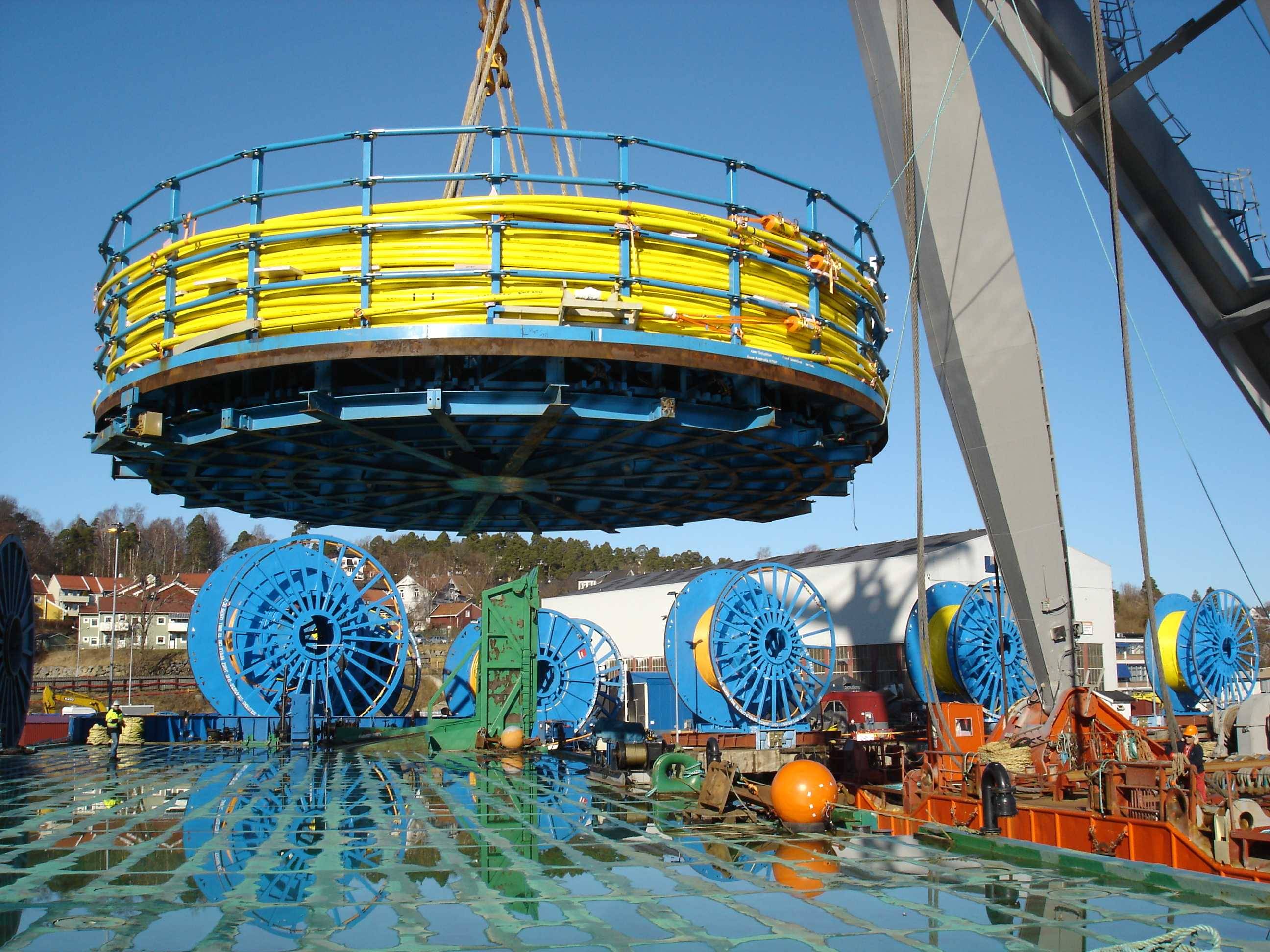 Carousel, Cable Turntable, 500 Te SWL with product For Sale or Rent ...