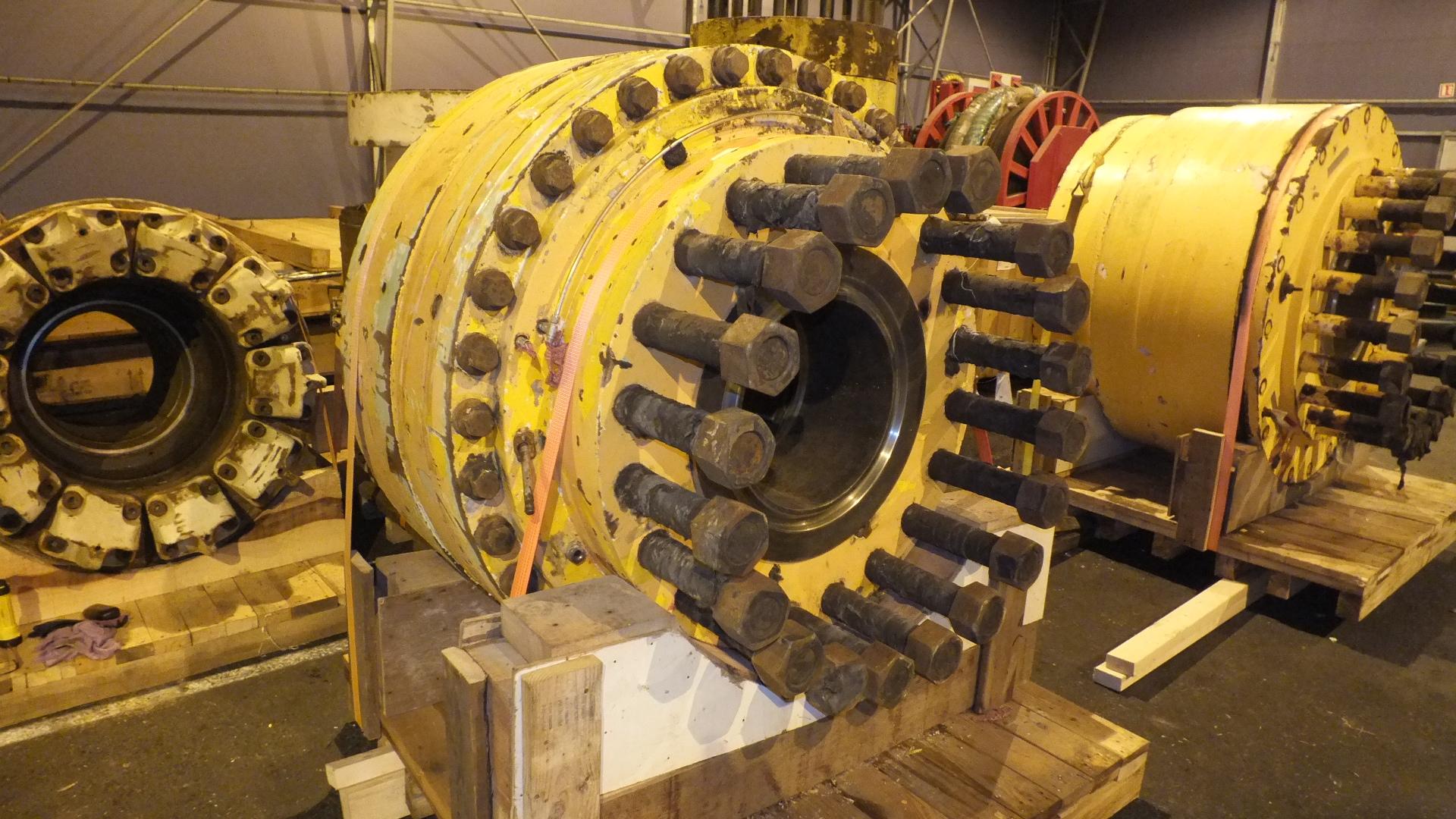 Connector, Wellhead, 18-3/4" 15K - H4 - HD - Vetco For Sale - Listing ...