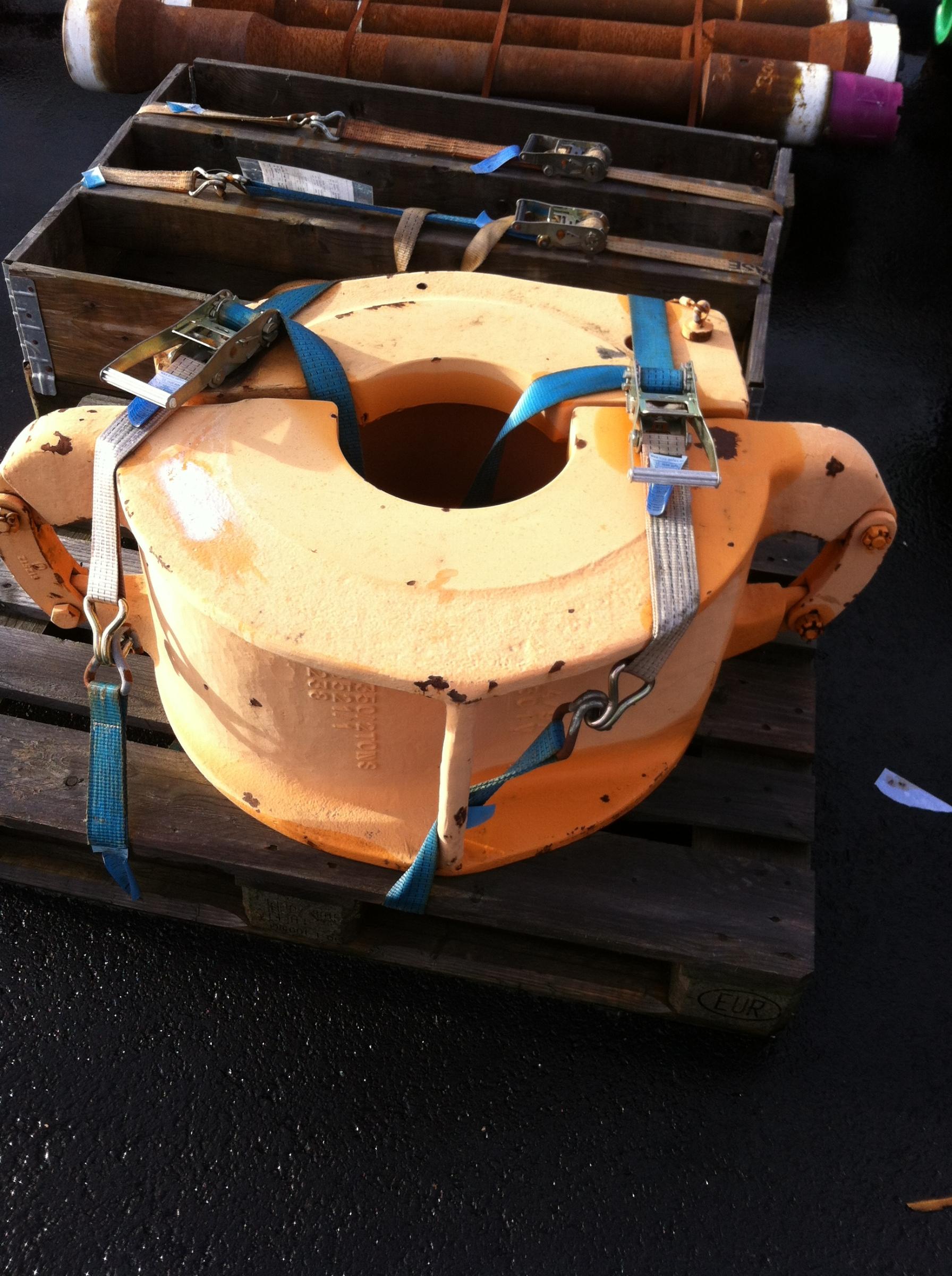 Elevator, 350 ton, Casing, 10-3/4" - Blohm + Voss - Side Door For Sale ...