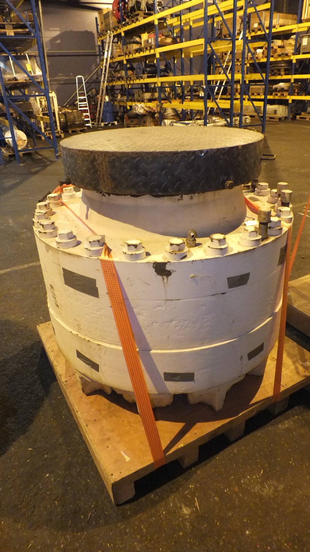 Connector, Wellhead, 18-3/4" 10K - H4 - Vetco Style E - Hub - Slightly ...