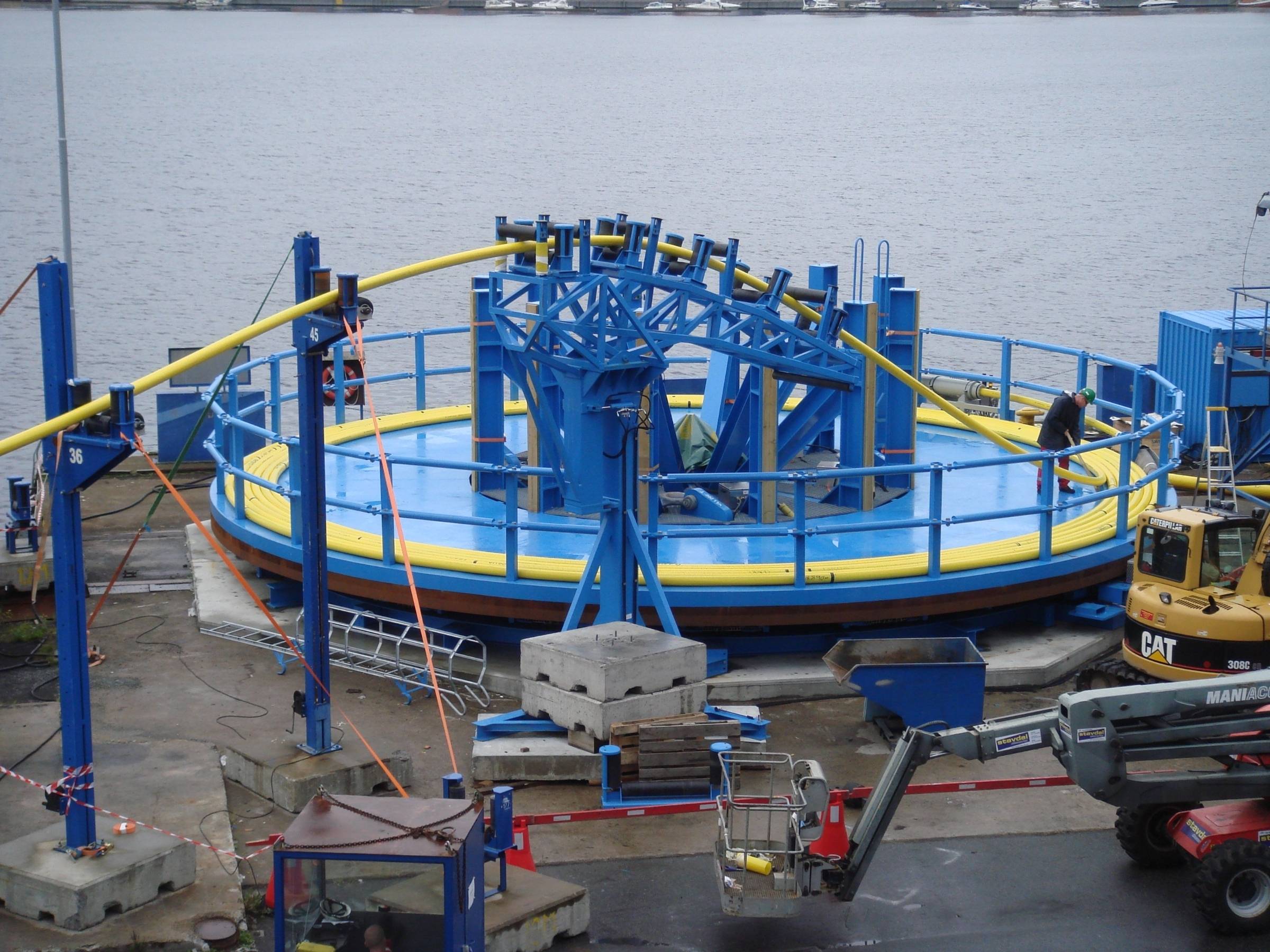 Carousel, Cable Turntable, 500 Te SWL with product For Sale or Rent ...